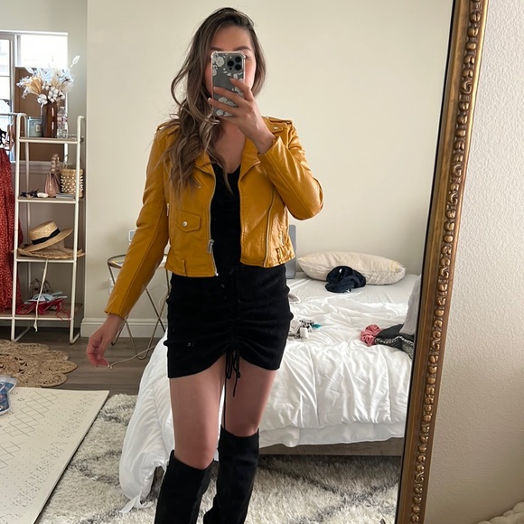 Jackets & Coats | Zara Cropped Yellow Motorcycle Cropped Leather Jacket ...